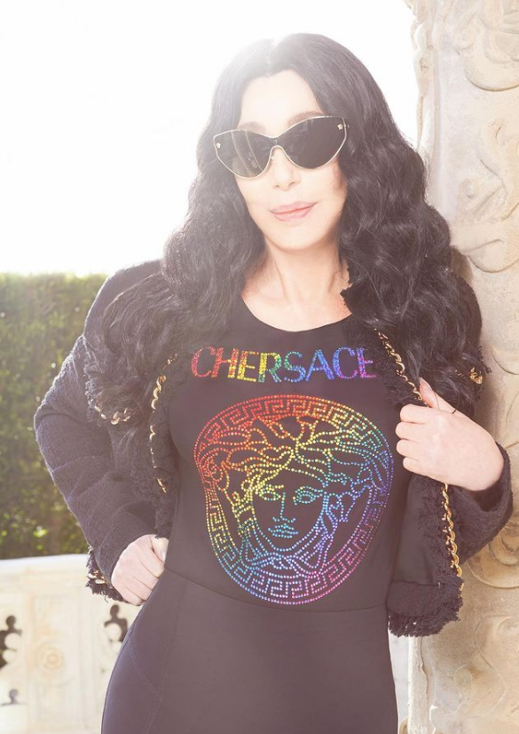 CHERSACE: VERSACE COLLABORA CON CHER PER UNA NUOVA CAPSULE COLLECTION